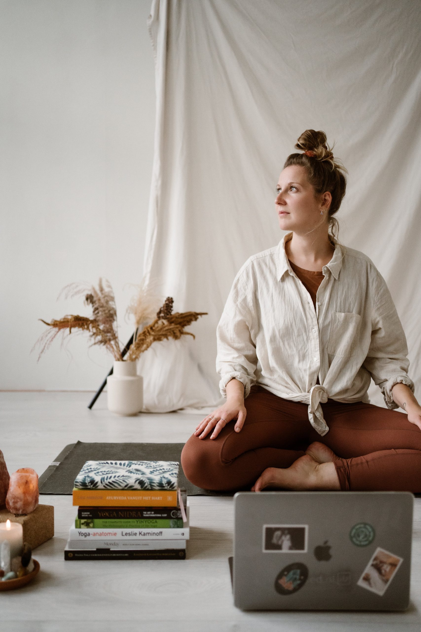 Over mij- Laura Louise - Online yogadocent - De Online Yogajuf